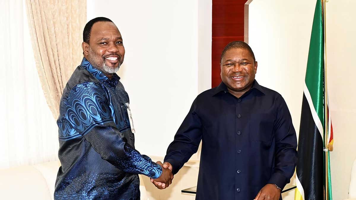 Presidente Filipe Nyusi teve uma conversa com o “Pai espiritual” de ...