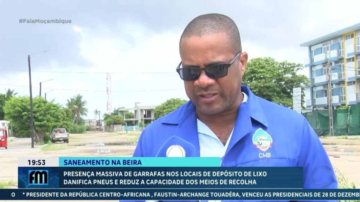 Garrafas no lixo danificam pneus e prejudicam a recolha de resíduos na ...